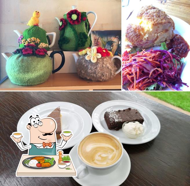 Hot Waves Café . Day Bar . Gallery, Hot Water Beach - Restaurant menu ...